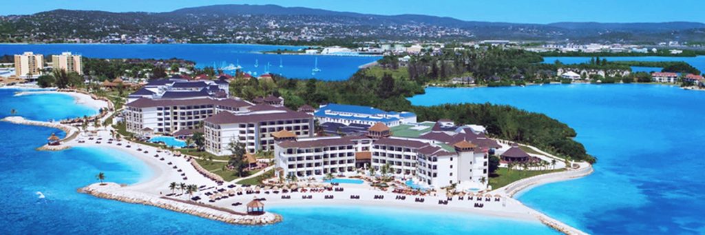 Montego Bay Layover Guide (MBJ): Things to Do, Tours, Airport Guide