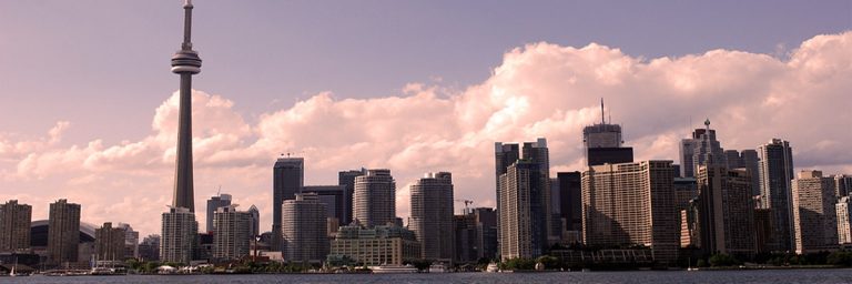 Toronto Layover Guide (YYZ): Things to Do, Tours, Airport Guide